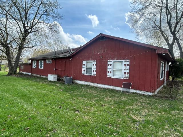 319 Peach Tree Ln, Indianapolis, IN 46219 | MLS #22093