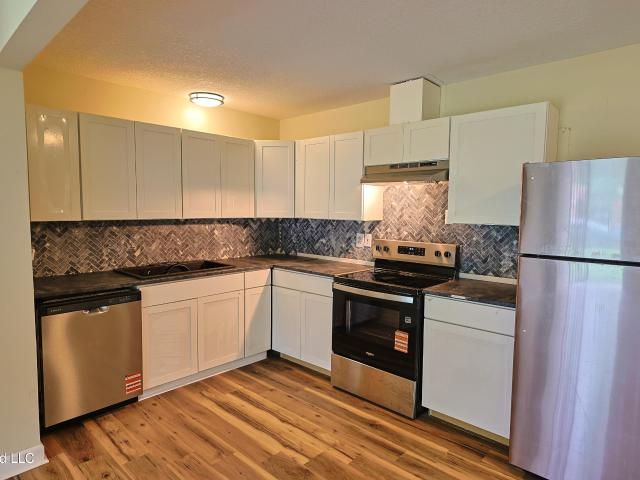 319 Queen Margaret Lane