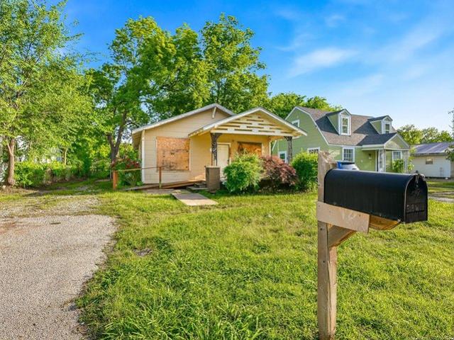 319 W 14th St, Ada, OK 74820