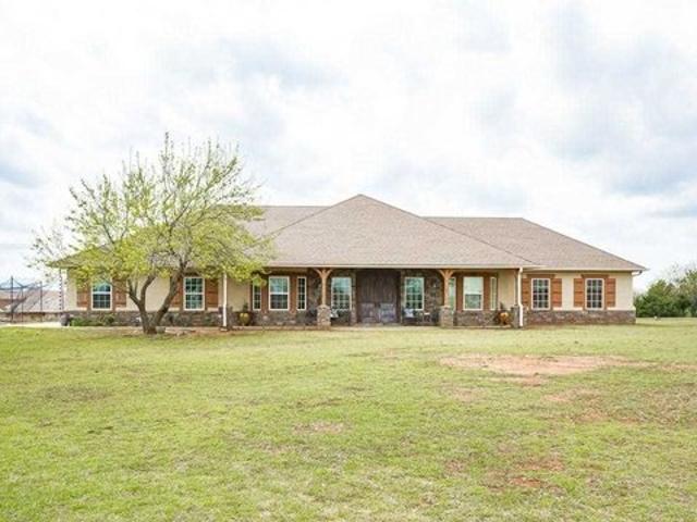 319 W Wild Horse Dr, Stillwater, OK 74075