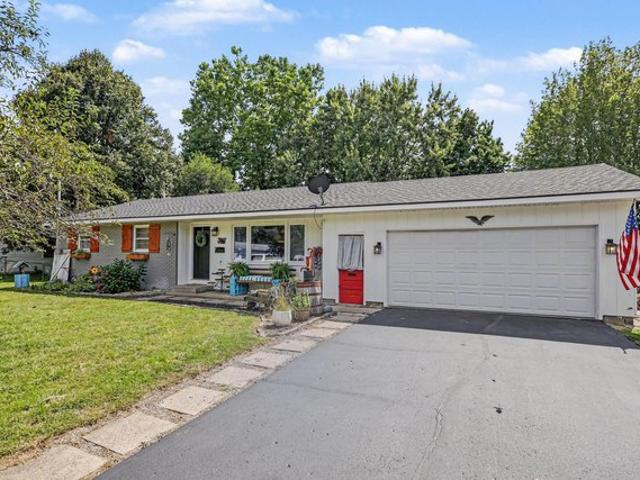 319 W Willard St, Paw, MI 49079