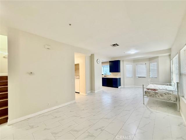 319 W Duarte Rd, Unit A, Monrovia, CA 91016 | MLS #AR26013 | Compass