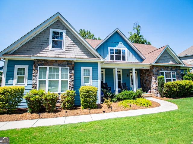 319 Wooded Glen Lane