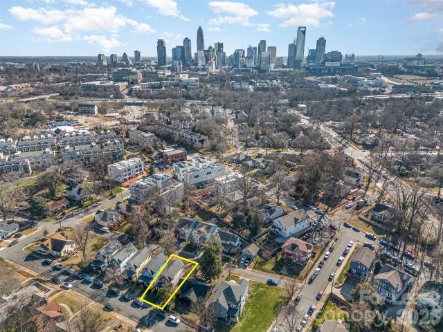 319 Woodvale Place