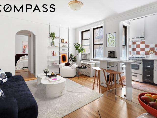 319 West 18th Street, New York, NY