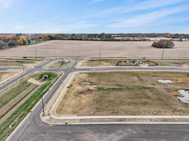 311 319 Wild Rose Way