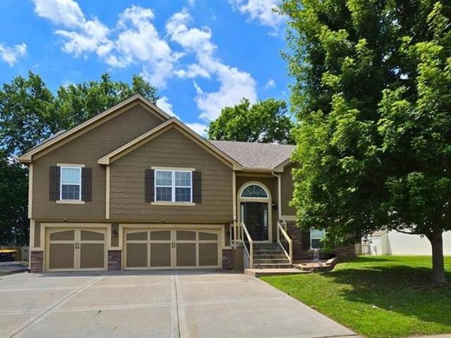 319 Tamera Dr, Kearney, MO 64060