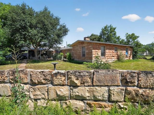 319 Zero St, Robert Lee, TX 76945