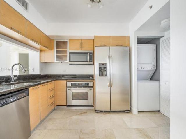 31 5th Street SE #1210, Miami, FL 33131