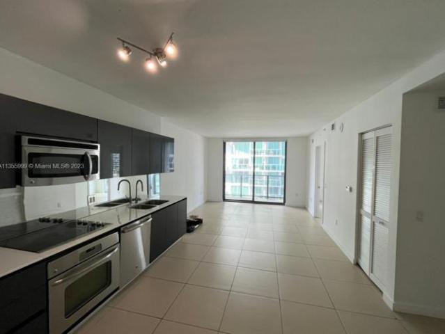 31 6th St SE #1004, Miami, FL 33131