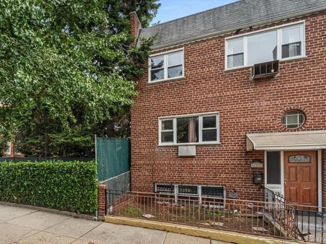 31 81 45th St, Astoria, NY 11103