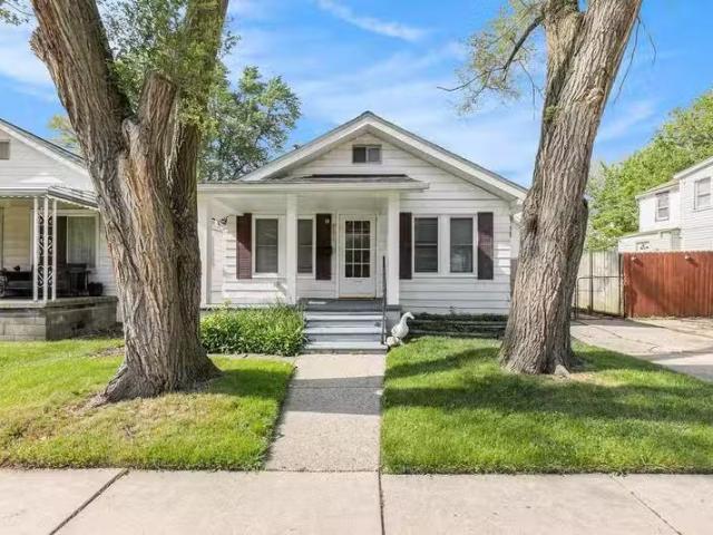 3/1 8233 Meadow Ave