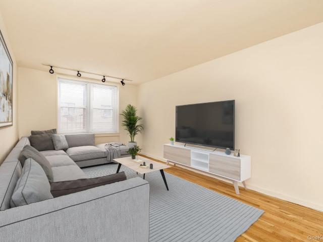 31 85 Crescent Street, Unit 2