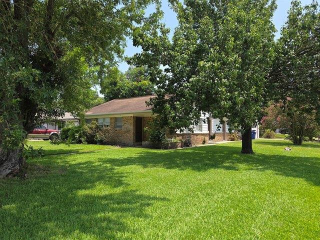 31 14th Ave N, Texas City, TX 77590