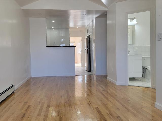 31 16 60th Street | Compass