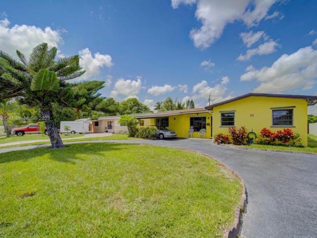 31 170th St NW, North Miami Beach, FL 33169