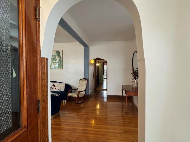 31 26 Buell Street | Compass
