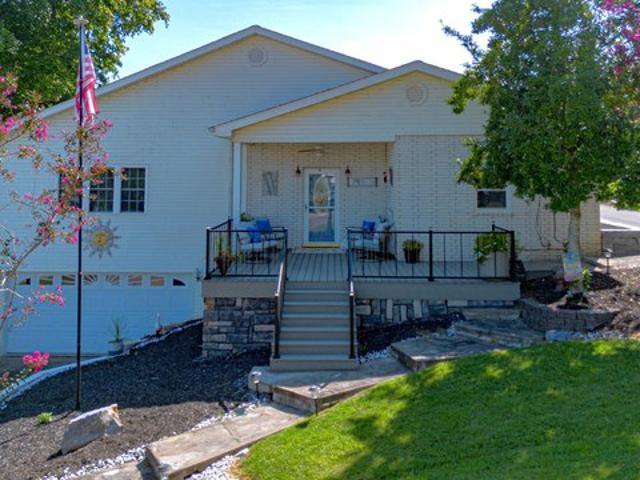 31 2nd St, Kuttawa, KY 42055