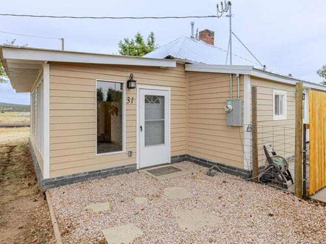 31 3rd St, Metolius, OR 97741