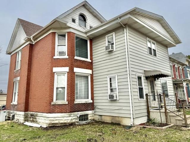 31 3rd St, Savanna, IL 61074