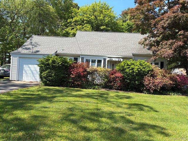 31 Townline Rd, Pearl River, NY 10965