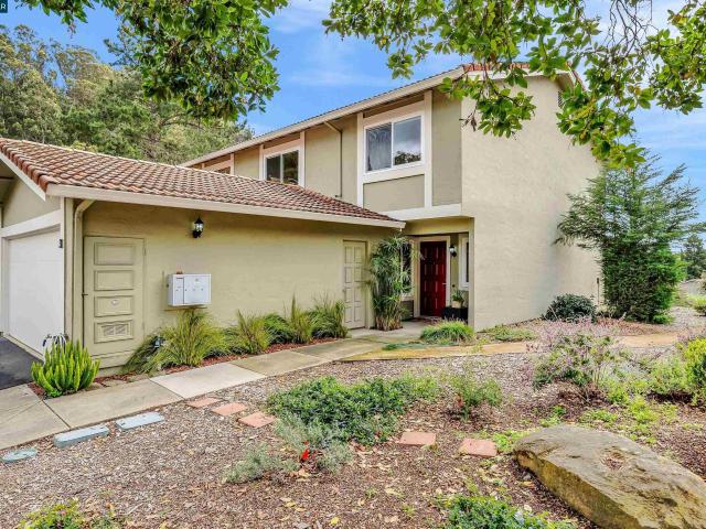 31 Turtle Creek Street