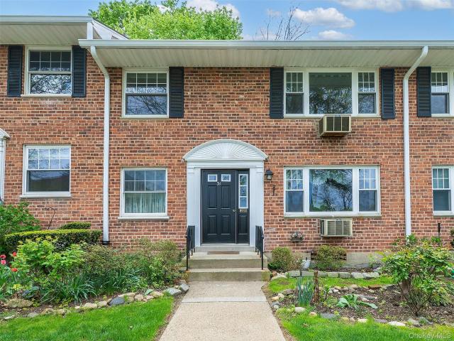 31 U Madison Park Gdns, Unit 31U, Port Washington, NY 11050 | MLS #988780 | Compass