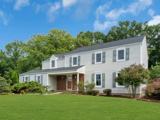 31 Valley Forge Dr