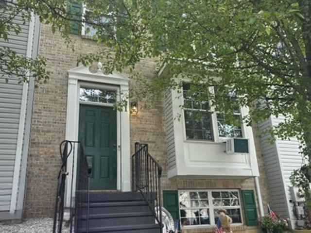 31 Versailles Ct, Newark, DE 19702