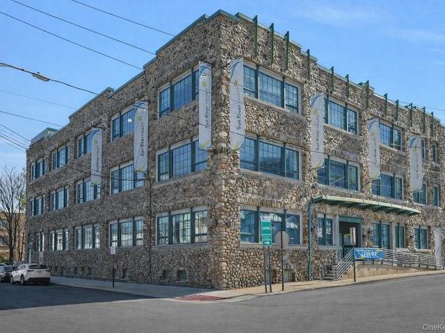 31 W Broad Street