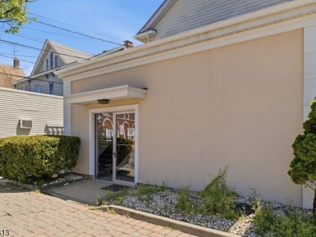 31 W Somerset St