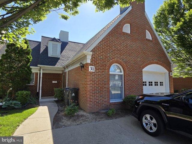 31 W Village Rd, Newark, DE 19713