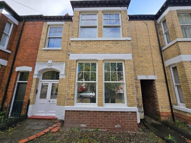 31 Westbourne Avenue, Princes Avenue, Hull, Yorkshire HU5, 2 bed flat to rent, £595 pcm | PrimeLocation