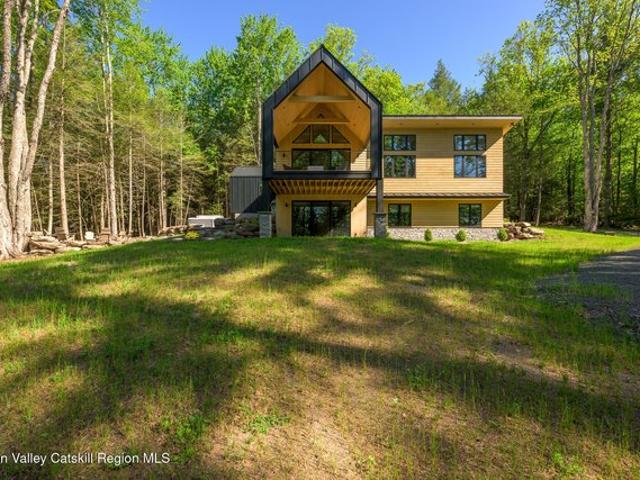 31 Windham Farms Rd, Windham, NY 12496