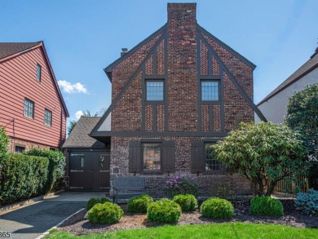 31 Windsor Rd, Clifton, NJ 07012 | MLS #26011 | Compass