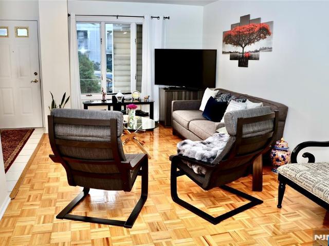 31 Willow Wood Square # 31