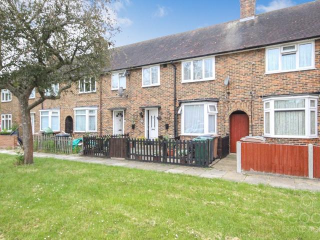 31 Withy Mead, London, Chingford E4, 3 bed terraced house to rent, £2,300 pcm | PrimeLocation