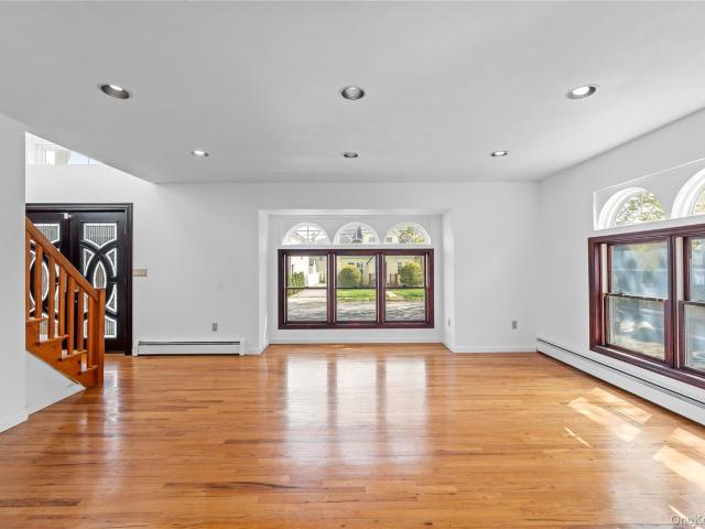 31 Woodward Street