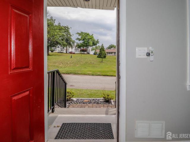 31 Woodview Avenue