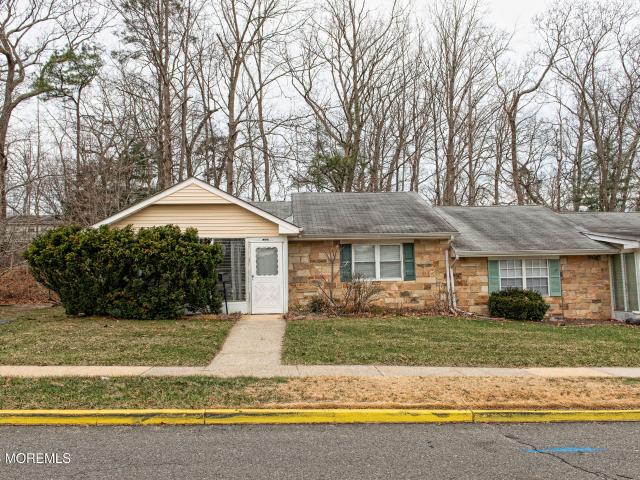 31 A Poinsettia Court
