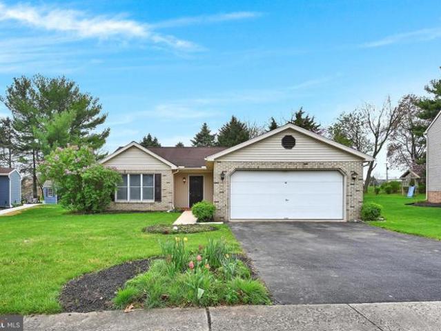 31 Andrew Ave, Ephrata, PA 17522