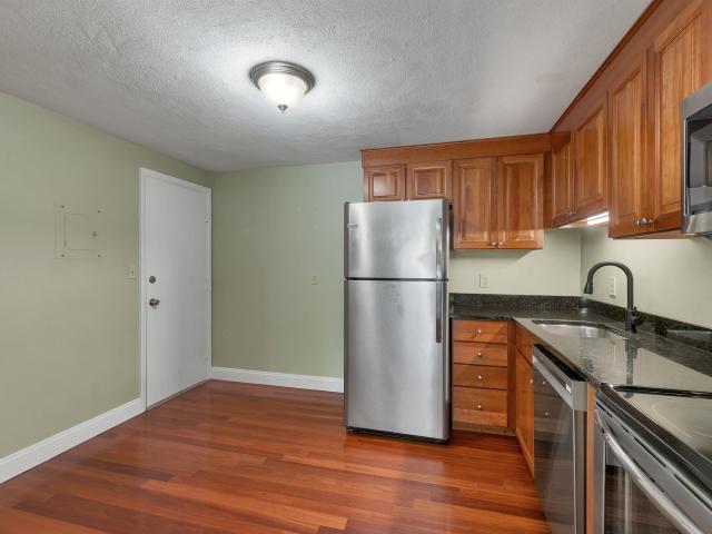 31 Andrew St, Unit 19, Manchester, NH 03104 | MLS #5078 | Compass