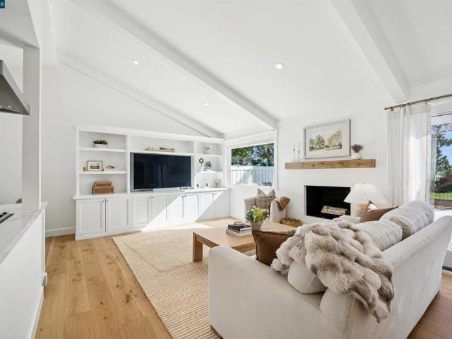 31 Ascot Place