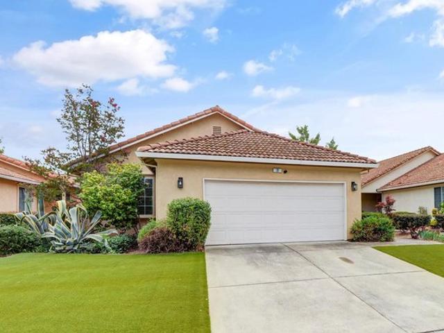 31 Aruba Cir, Sacramento, CA 95823