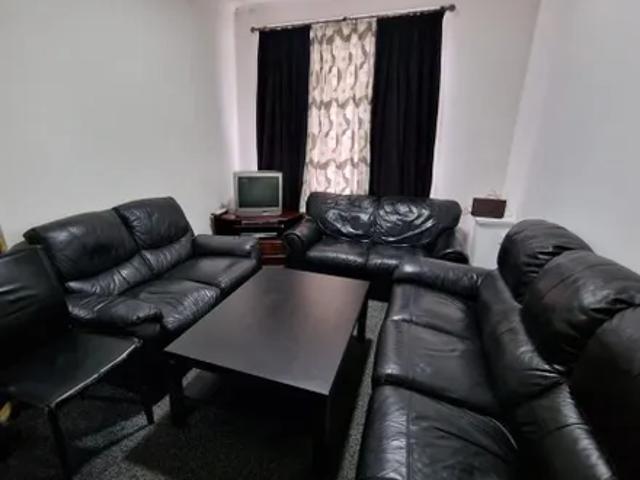 31 Audley Road, Manchester, M19 3EG, United Kingdom | 3 bed duplex for rent #167624853 | Rentberry