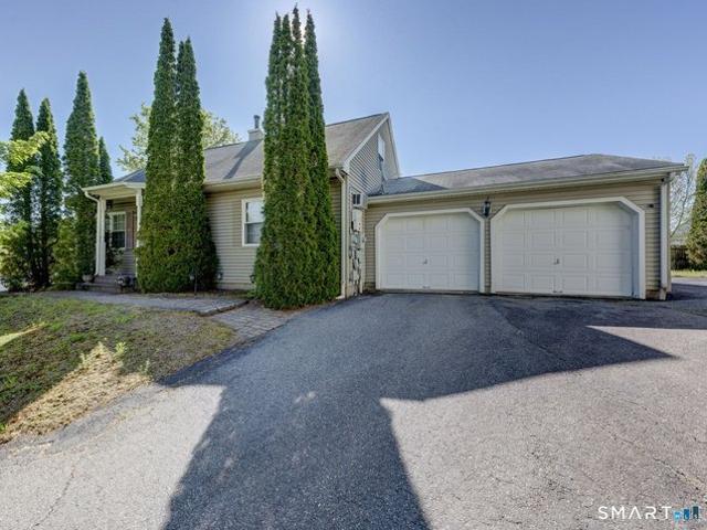 31 Augustyn Ct, Torrington, CT 06790