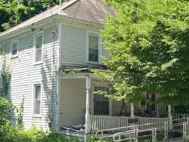 31 Baldwin Ave, Glens Falls, NY 12801