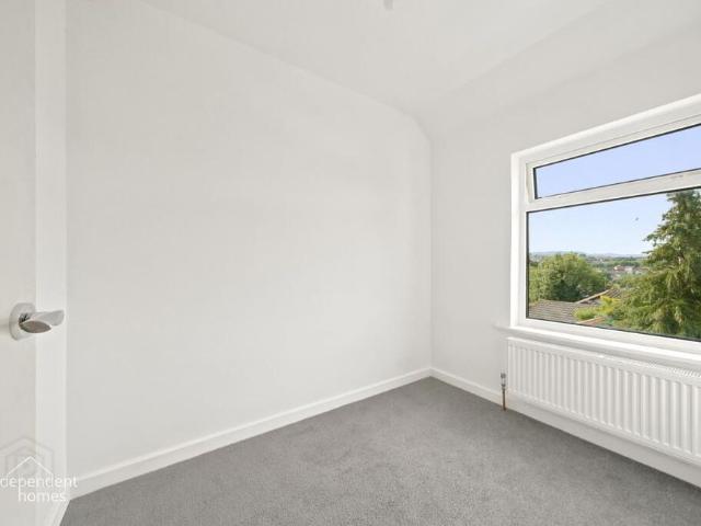 31 Ballysnod Road, Larne, BT40 3BZ