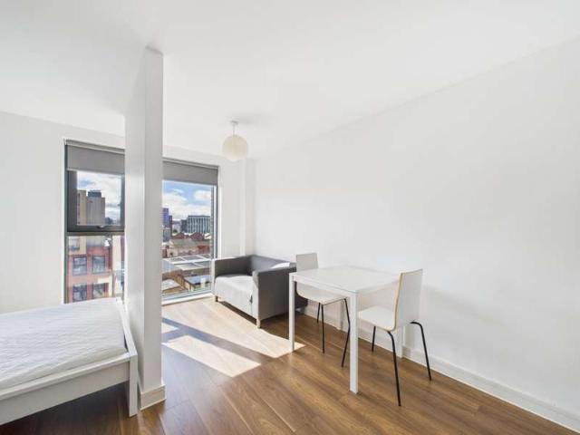 31 Bedroom Studio Flat