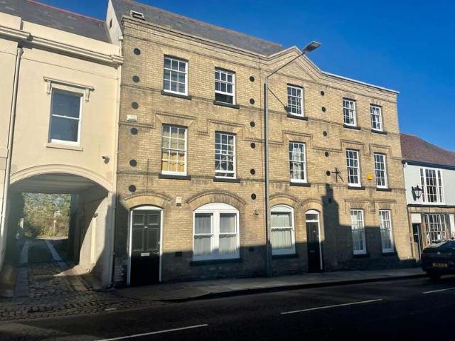 31 Bedroom Studio Flat